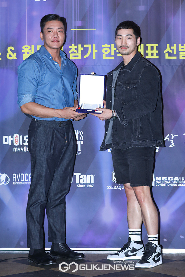 [GJ포토] 김준영, 'WBFF KOREA 프로 카드 명패 수여