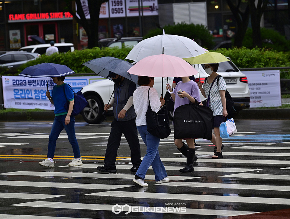 [국제포토] 호우경보 발령된 부천시