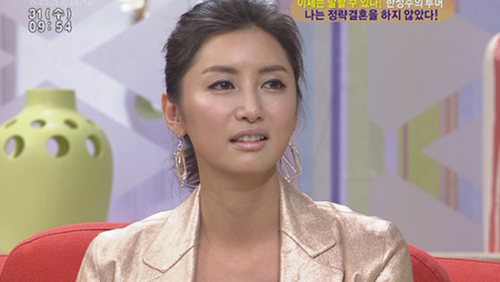 한성주 고려대 응원단으로 등장 12년 만에 공식석상