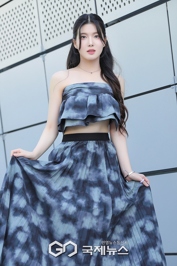 [GJ포토] 걸그룹 위치스 루시아, '예쁨이 한가득'(2024 S/S 서울패션위크 메종니카)