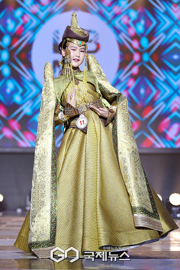 [GJ포토] 2023 LBMA STAR 전통의상 패션쇼 모델 Anu Ujin Altansukh(몽골)