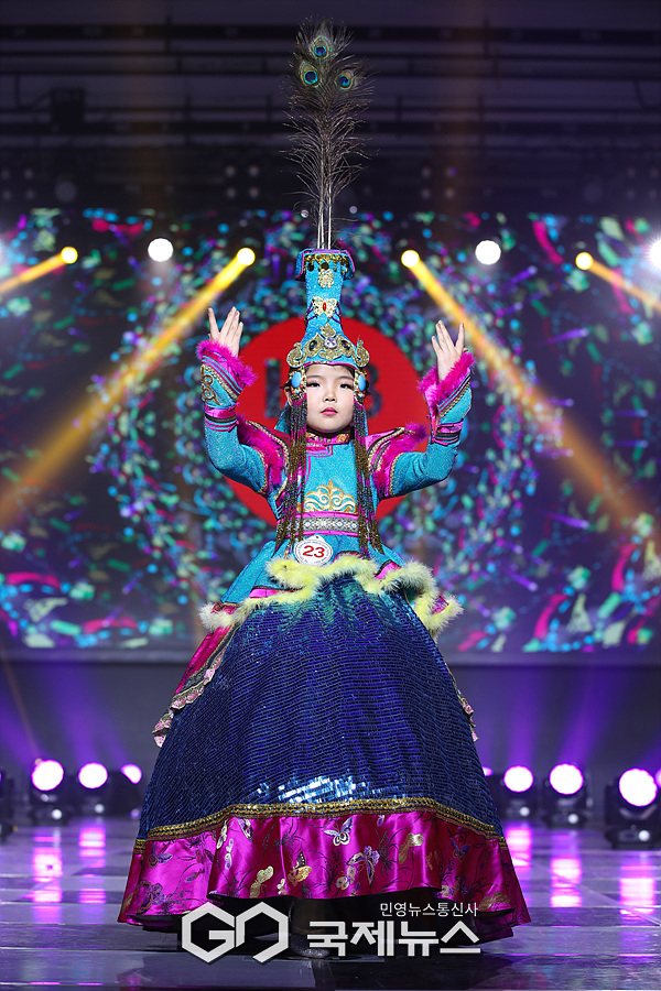 [GJ포토] 2023 LBMA STAR 전통의상 패션쇼 모델 Margad Erdene Barkhas(몽골)