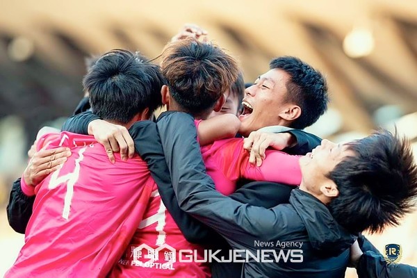 거함 리만FC 침몰 파란으로 새 역사 쓴 RCFC 하혁준 감독, "할 수 있다는 자신감이 큰 소득"