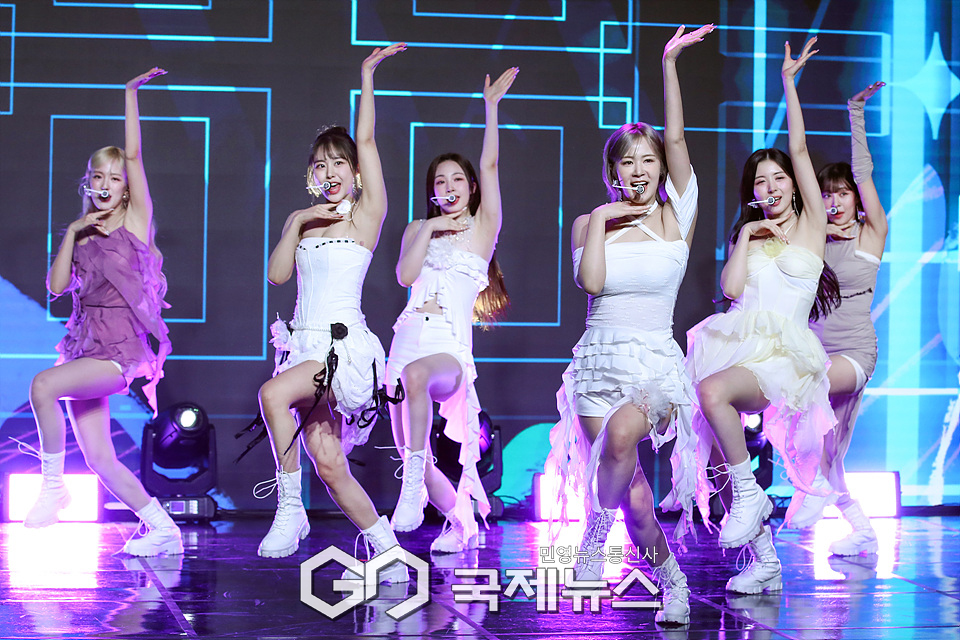 [GJ포토+] 세상에 첫 발을 내디딘 걸그룹 비웨이브(BEWAVE)