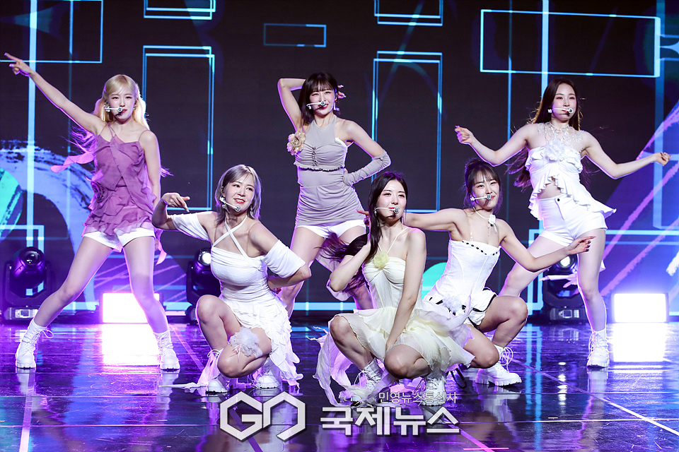 [GJ포토+] 세상에 첫 발을 내디딘 걸그룹 비웨이브(BEWAVE)
