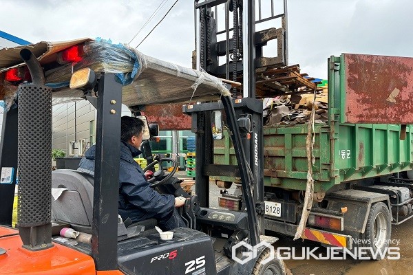 충북농협, 옥천·영동 농업인 수해복구 지원 ‘총력’