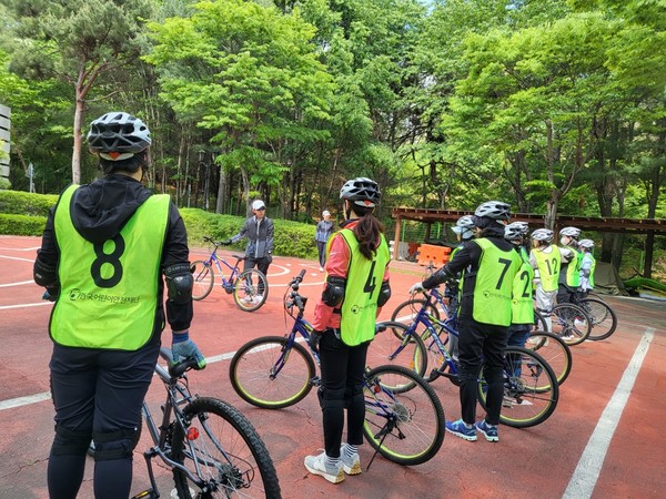 송파구, 자전거 초보 구민 대상 '자전거 안전교육'