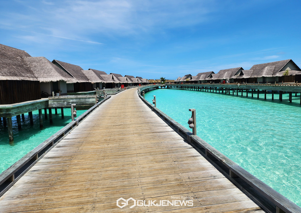 [국제포토] 에메랄드빛 라군 한복판 조알리 워터빌라