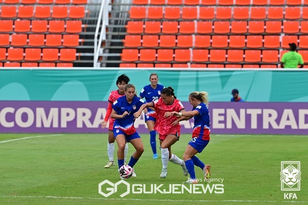 '세계 벽은 높았다' 김은정호 女 U-17, 최강 미국에 0-5 완패...월드컵 예선 탈락