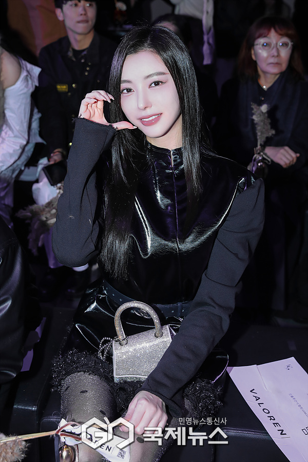 [GJ포토] 가수 세리, '살살 녹는 볼하트♥'(2024 서울콘 런웨이투서울)