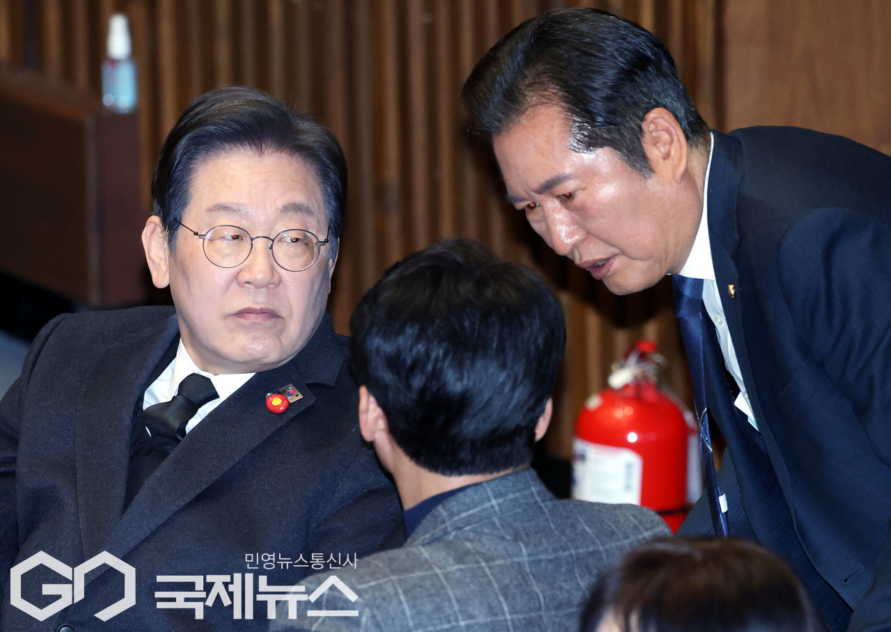 대화하는 이재명-정청래