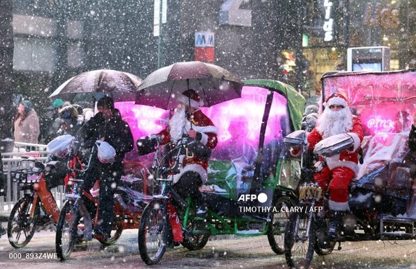 뉴욕 타임스퀘어, 눈 속의 겨울왕국으로 변신