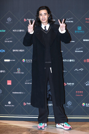 [GJ포토] 채군식 대표, '꽃중년의 쌍브이'(슈퍼인플루언서어워즈)