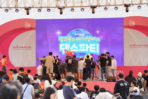 천안흥타령춤축제 주말 가족 나들이 몰려 "볼거리 먹을거리 친환경까지 완벽"